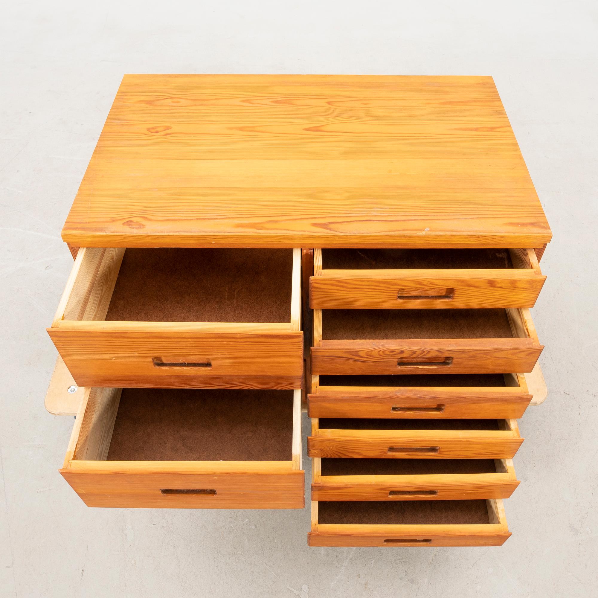 Byrå, "Uffe" Ikea formgiven 1979. - Bukowskis