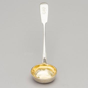 A RUSSIAN TURN OF THE 20TH CENTURY SILVER LADLE. - Bukowskis