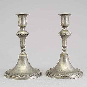 A pair of pewter candlesticks, Magnus Ekman Malmö 1788. - Bukowskis