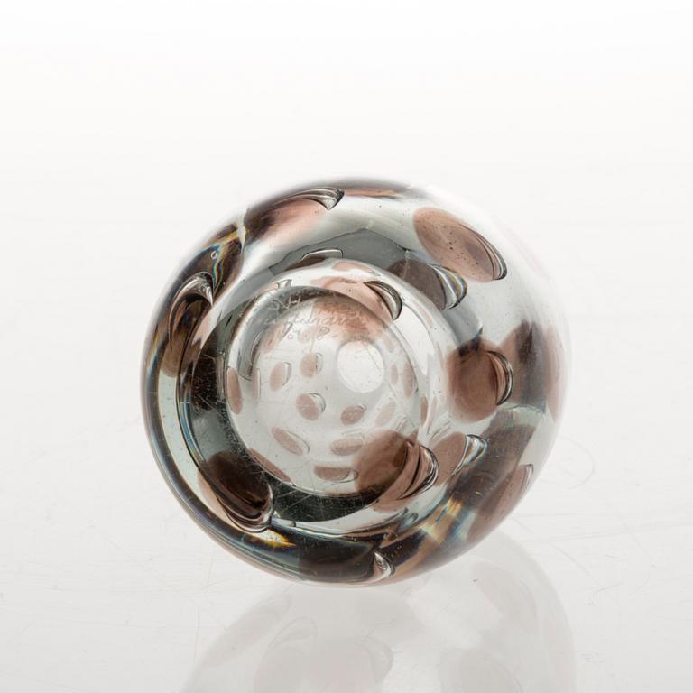 SAARA HOPEA, A 'Panther' glass vase, signed S. Hopea, Nuutajärvi Notsjö ...
