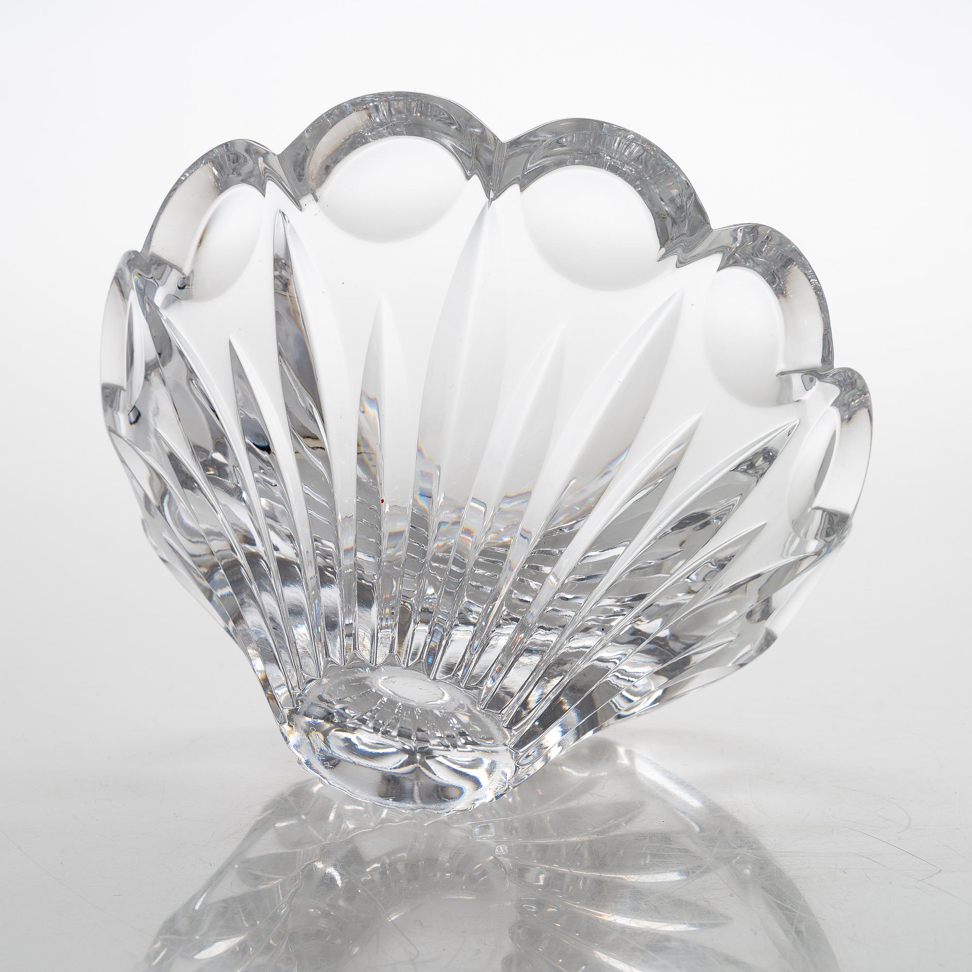 Aimo Okkolin, A cut crystal glass vase, bowl, model 6553, signed Aimo ...
