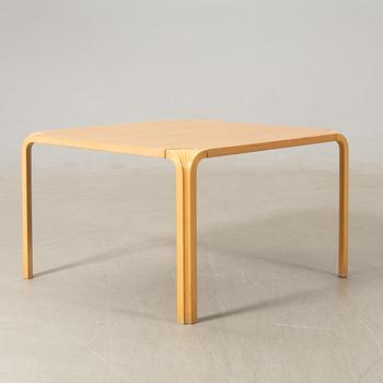 Alvar Aalto, coffee table model MX800B, Artek Finland. - Bukowskis