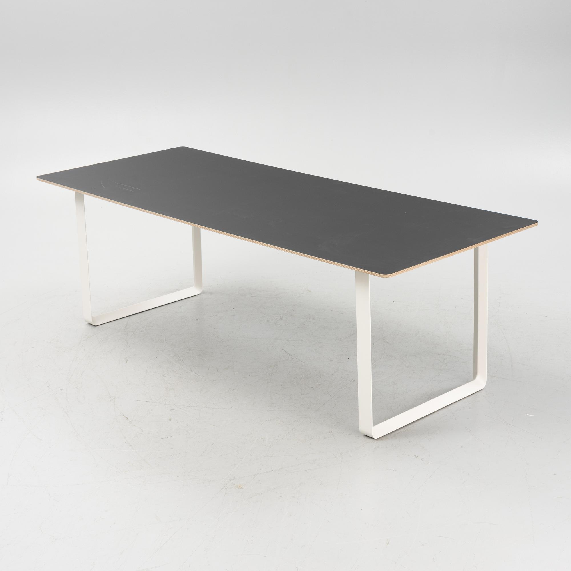 TAF Studios, bord "70/70", Muuto, samtida. - Bukowskis
