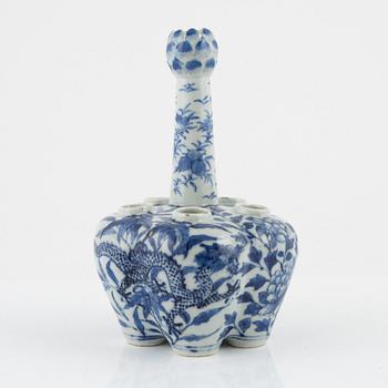 A blue and white porcelain tulip vase, China, late Qing dynasty ...